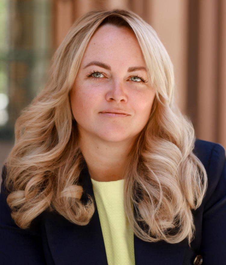 Kim Lyons | Singleton Schreiber