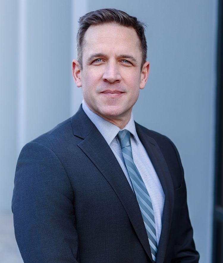 Stephen Demik | Singleton Schreiber